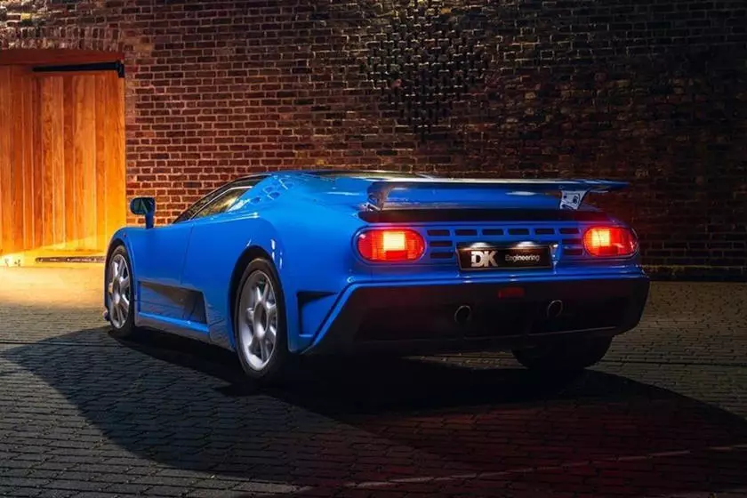 Super sällsynt Bugatti EB110 SS är 90-tals retro cool 26984_3