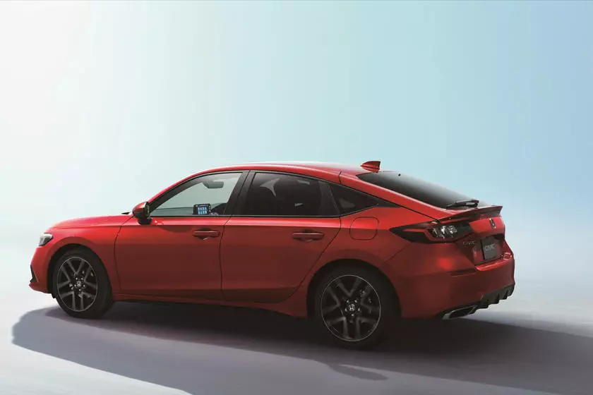 2022 թվականի Honda Civic Hatchback լրտեսը նկարահանում է կողային տեսք