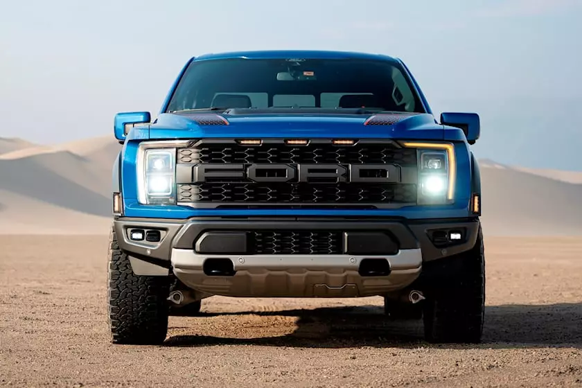 2021-2022 Ford F-150 Raptor Vaizdas iš priekio