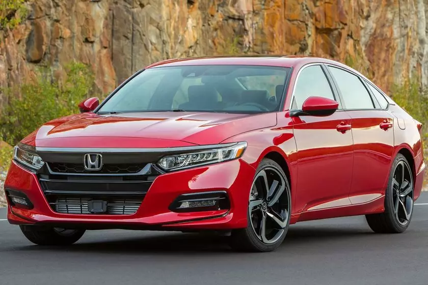 New Honda Accord දැනටමත් විකිණීමට අරගල කරන්නේ ඇයි? 27009_1