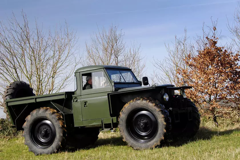 Land Rover Defender Pickup Ndi British F-150 yomwe Tingakonde Kuiona 27031_3