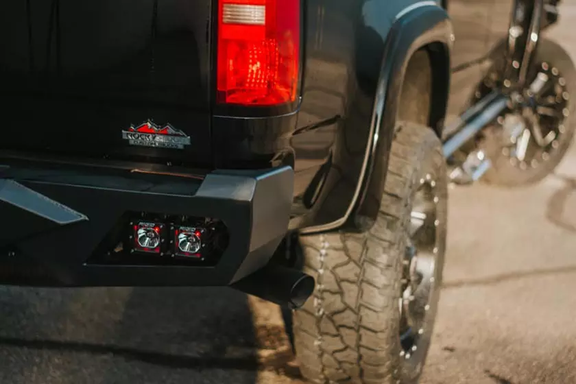 Ձեր Chevrolet Colorado-ն դարձրեք արտաճանապարհային մարտիկի նոր հանդերձանքով 27059_6