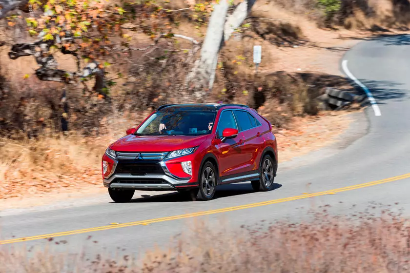 2018-2020 Mitsubishi Eclipse Cross Front View Driving