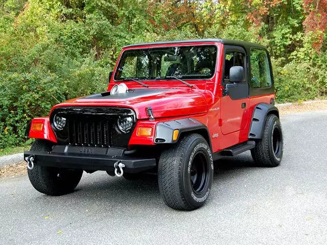 Бул Supra Powered Jeep Wrangler омурткаңызды ылдый калтырат 2710_1