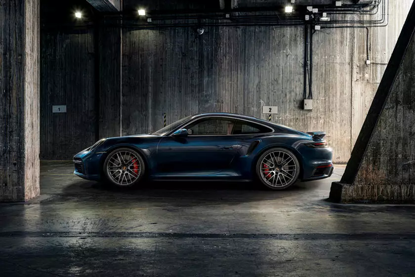 2021 Porsche 911 Turbo 572 at gücündə debüt edir 27142_7