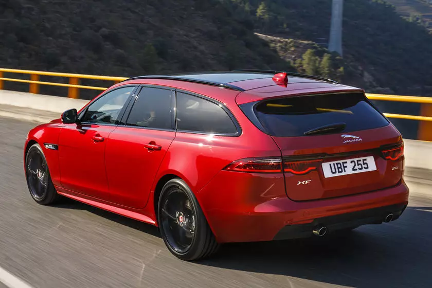 Қазір пайдаланылған Jaguar XF Sportbrake сатып алатын кез келді 2715_2