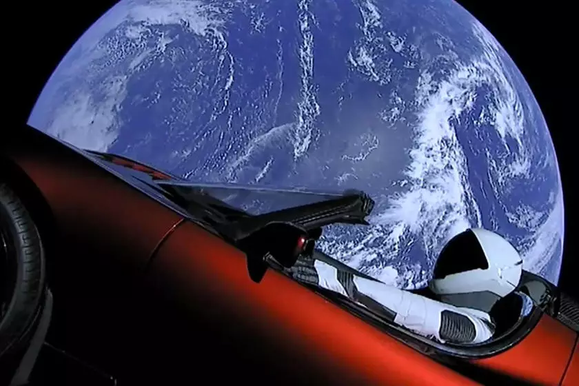 Elono Musko „Tesla Roadster“ ką tik pravažiavo Marsą 27206_1