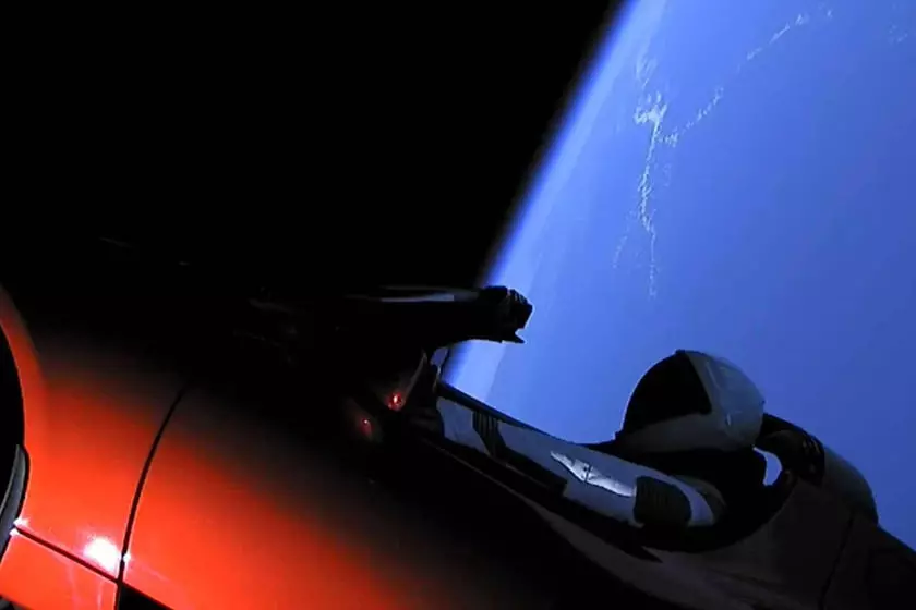 Ang Tesla Roadster ni Elon Musk ay Nalampasan lang ang Mars 27206_4