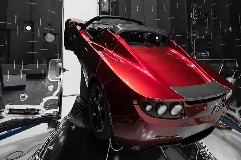 Tesla Roadster Elon Musk Baru Saja Melewati Mars 27206_5