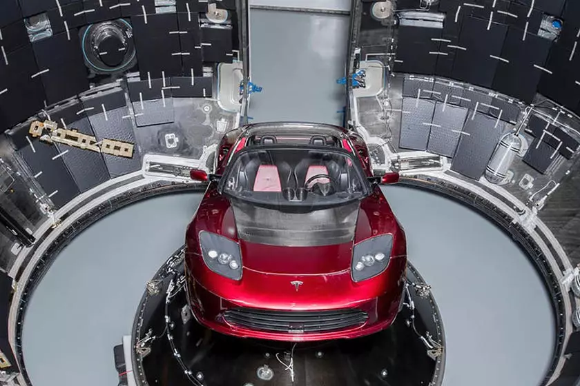 Ang Tesla Roadster ni Elon Musk ay Nalampasan lang ang Mars 27206_6