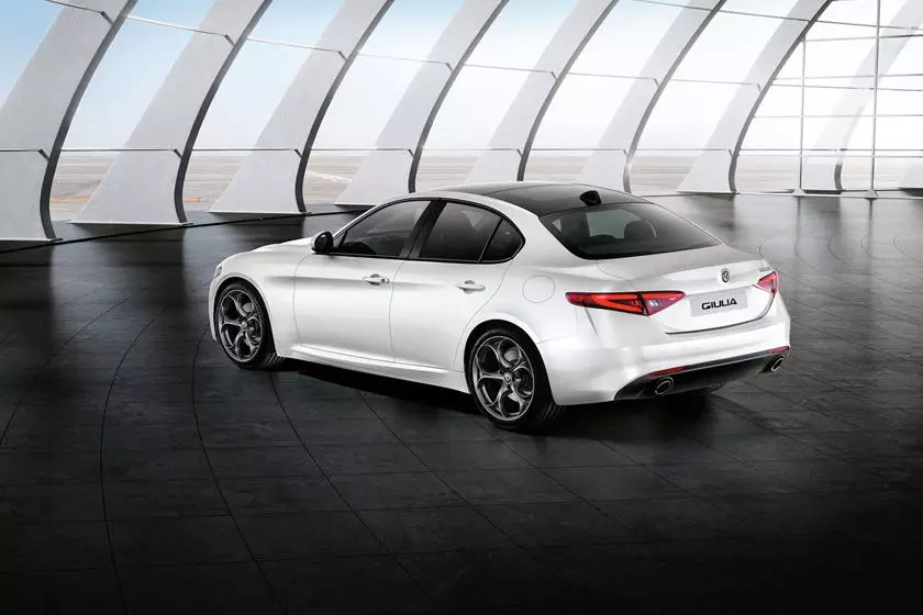 Alfa Romeo Giulia បានក្លាយជាតម្លៃសមរម្យបំផុត។ 2720_12