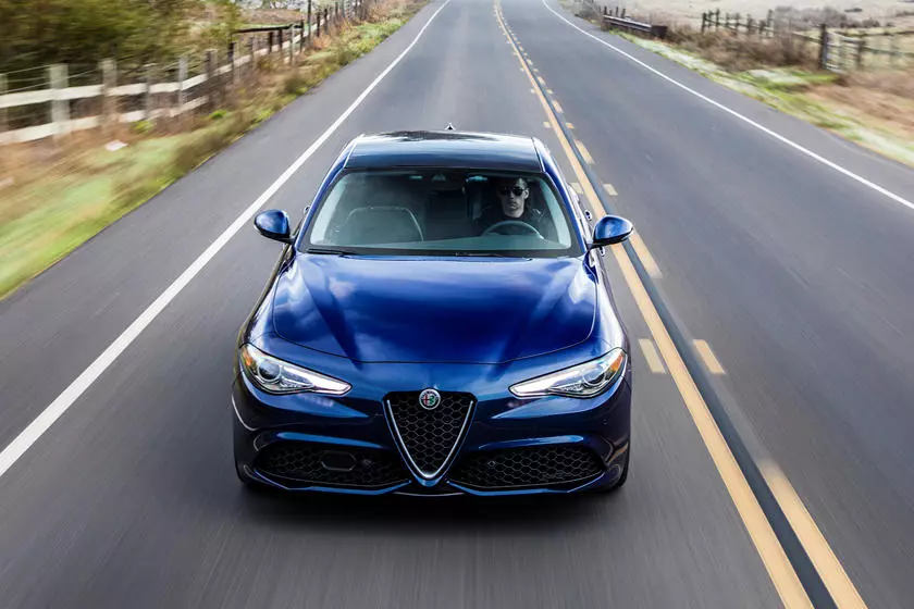 Alfa Romeo Giulia បានក្លាយជាតម្លៃសមរម្យបំផុត។ 2720_4