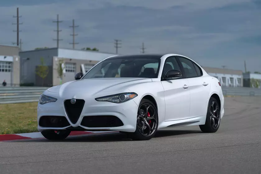 Alfa Romeo Giulia បានក្លាយជាតម្លៃសមរម្យបំផុត។ 2720_7