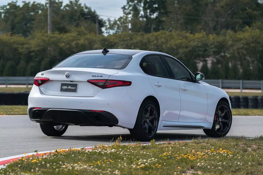 Alfa Romeo Giulia Ya riga ya Zama Mai araha sosai 2720_8