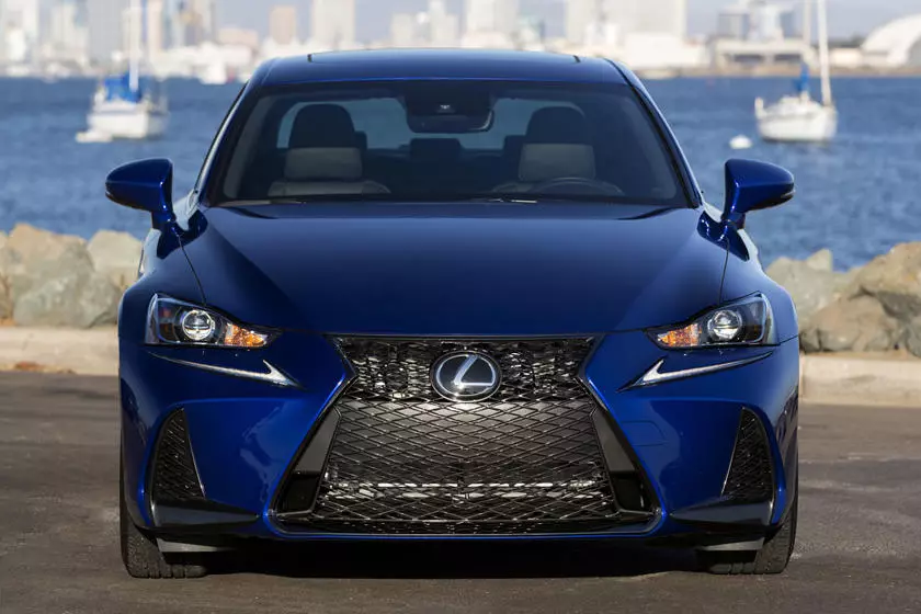 2017-2018 Lexus IS ఫ్రంట్ వ్యూ