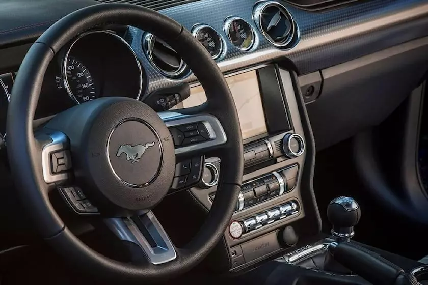 2015-2017 ફોર્ડ Mustang કૂપ સ્ટીયરિંગ વ્હીલ નિયંત્રણો