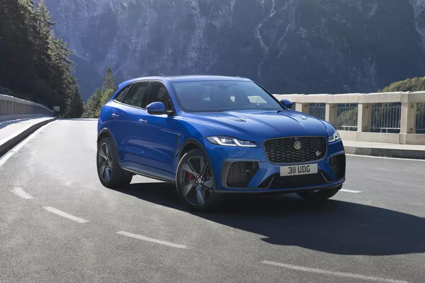 د سیکسیر سره لیدنه وکړئ، سویفټر 2021 جاګور F-Pace SVR 27240_13