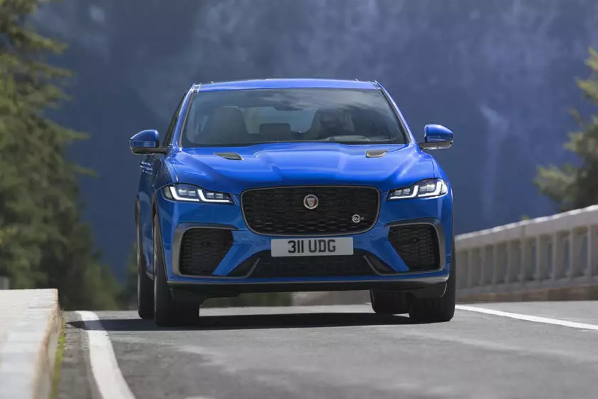 د سیکسیر سره لیدنه وکړئ، سویفټر 2021 جاګور F-Pace SVR 27240_14