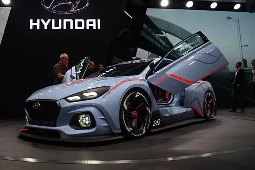 နောက်ဆုံးတွင် Hyundai N Performance Model ၏ အသေးစိတ်အချက်အလက်များကို ကျွန်ုပ်တို့ ရရှိခဲ့ပါသည်။