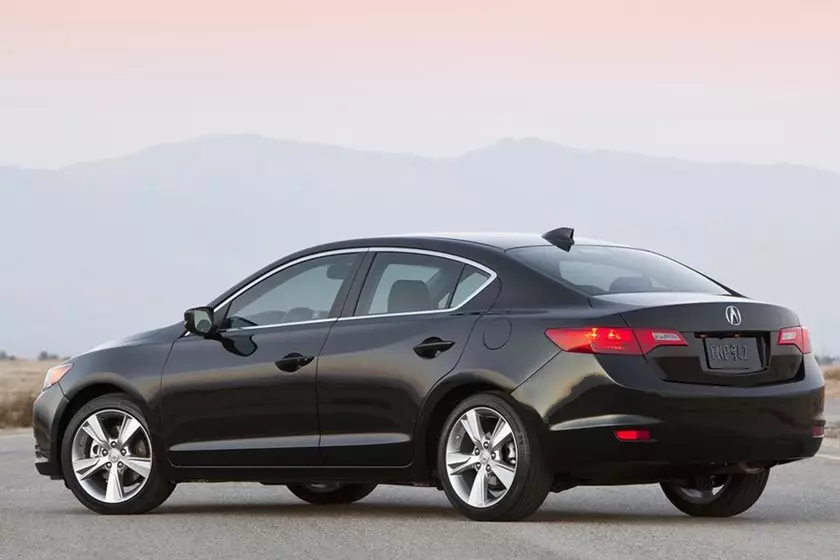 Íme, miért érdemes fontolóra vennie az Acura ILX-et egy Honda Civic Si helyett 2729_3