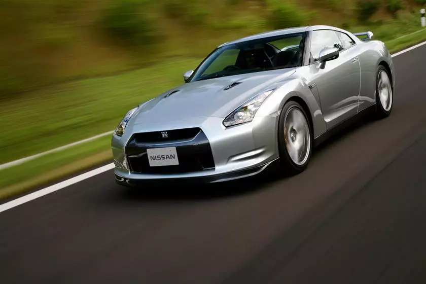 Nissan GT-R ایک ڈریم کار ہے جسے آپ اب برداشت کر سکتے ہیں۔ 27306_2