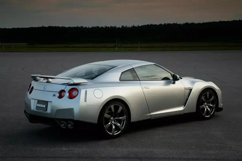 Nissan GT-R એ એક ડ્રીમ કાર છે જે તમે હવે પરવડી શકો છો 27306_5