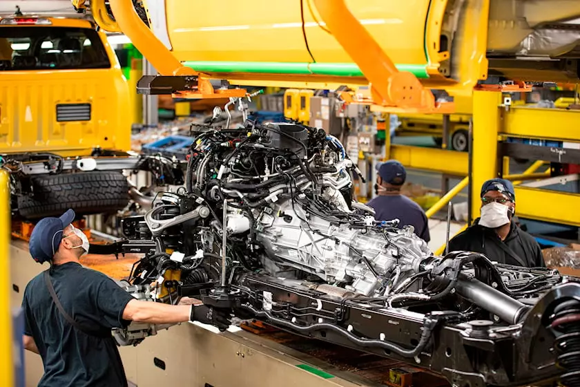 Ford taglia la produzione di Bronco, F-150 e altri modelli importanti 27341_3