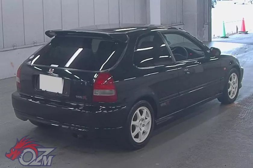 Bu 20 ýaşly “Honda Civic” 70,000 dollardan gowrak satyldy 27379_5