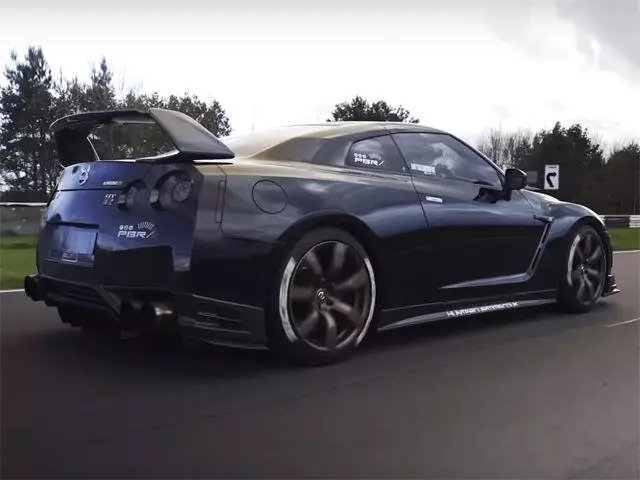 Yourselfз-үзегездән сорагыз: көйләнгән Nissan GT-R запаска караганда яхшыракмы? 2739_1