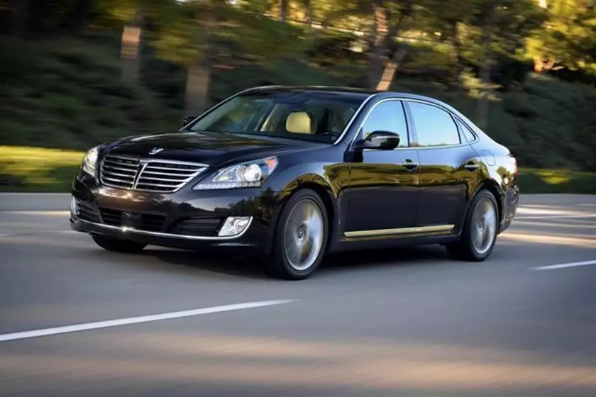 Kia K900 Ndi Hyundai Equus Ndiwo Galimoto Yochuluka Kwambiri Mungapeze $25,000