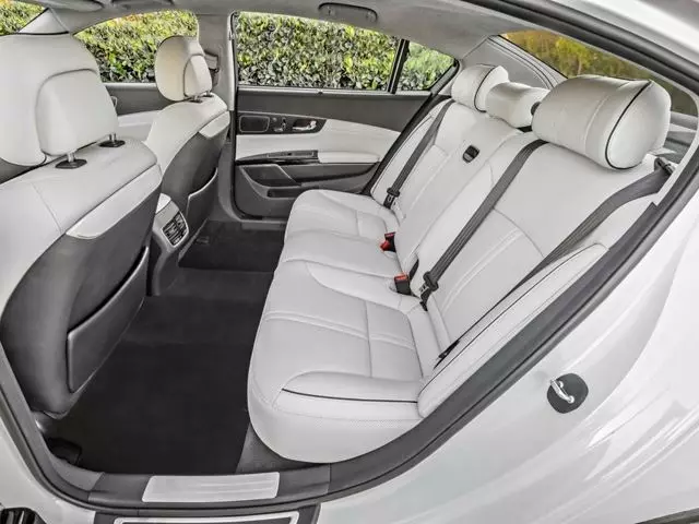 Kia K900 និង Hyundai Equus ជារថយន្តច្រើនបំផុតដែលអ្នកអាចរកបានក្នុងតម្លៃ ២៥,០០០ ដុល្លារ 2741_6