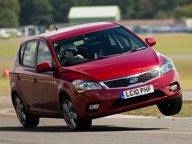 Eladó a Kia Cee'd Tom Cruise Top Gearben 2743_1