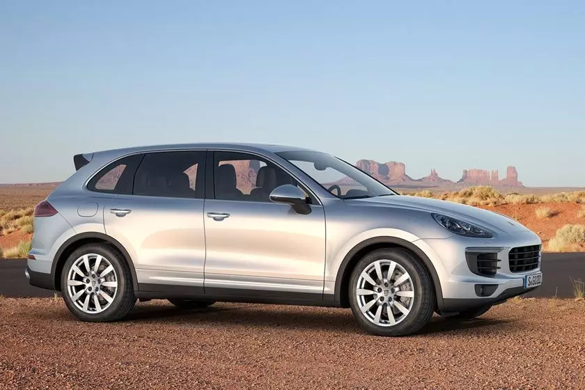 Dul-an sa 60,000 Porsche Macans Ug Cayenne Gi-recall Alang sa Ilegal nga Software 27450_5