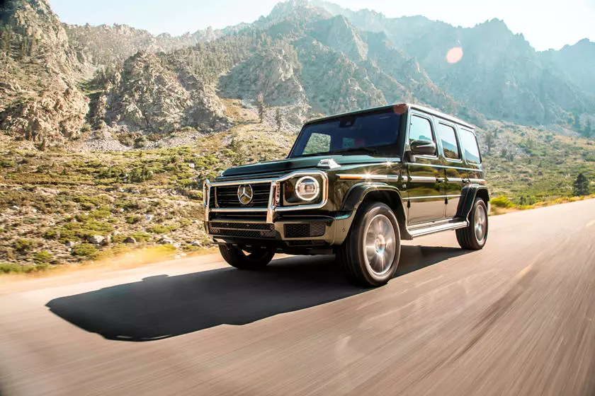 2019-2020 Mercedes-Benz G-Class G550 ഫ്രണ്ട് വ്യൂ ഡ്രൈവിംഗ്