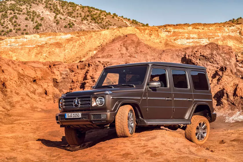 Mengemudi Tampilan Depan Mercedes-Benz G-Class G550 2019-2020