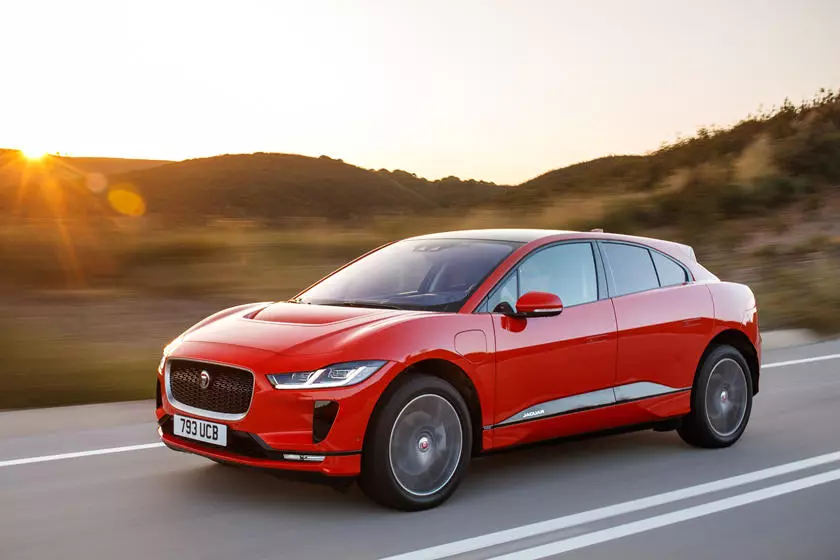 2019-2020 Jaguar I-Pace edestä ajoa