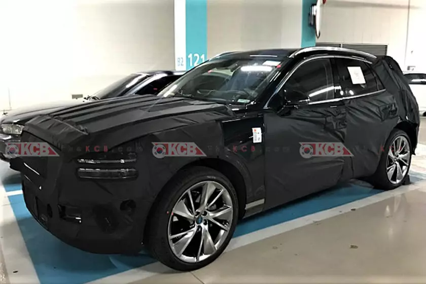 Yeni Genesis GV70-ə Ən Yaxşı Baxış 27581_2