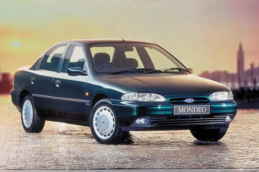 Lähes 30 vuoden jälkeen Ford Mondeo tapetaan 27597_2