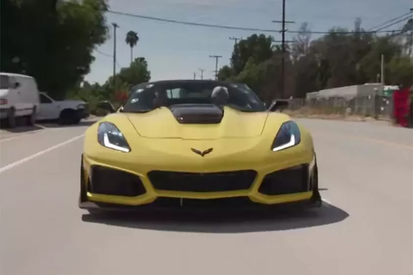 Džejs Leno izmanto 2019. gada Chevrolet Corvette ZR1, lai pagrieztu 200 jūdzes stundā 27629_2