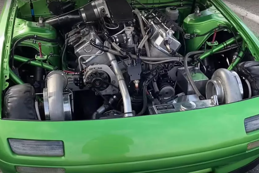 Mazda RX-7 na Turbocharged Chevy V8 bụ ihe na-egbu egbu egbu 27640_1