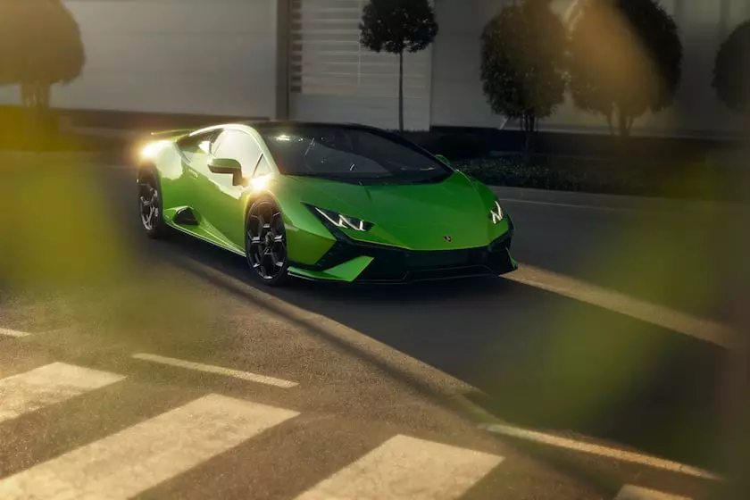 Lamborghini Huracan Tecnica yra gatvės kovotojas su 631 AG ir RWD 277071_10