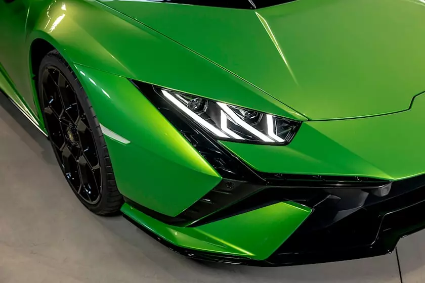 Lamborghini Huracan Tecnica - bu 631 ot kuchi va RWD bilan ko'cha jangchisi 277071_6