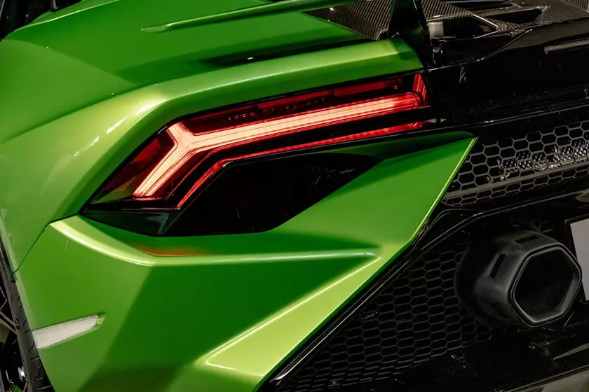 Lamborghini Huracan Tecnica - bu 631 ot kuchi va RWD bilan ko'cha jangchisi 277071_7