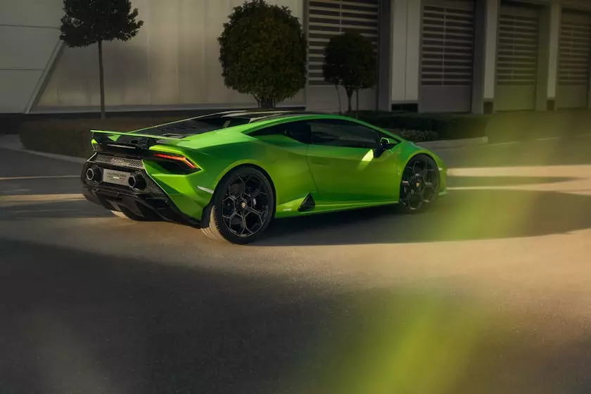 Lamborghini Huracan Tecnica 631 HP ۽ RWD سان هڪ اسٽريٽ فائٽر آهي 277071_9