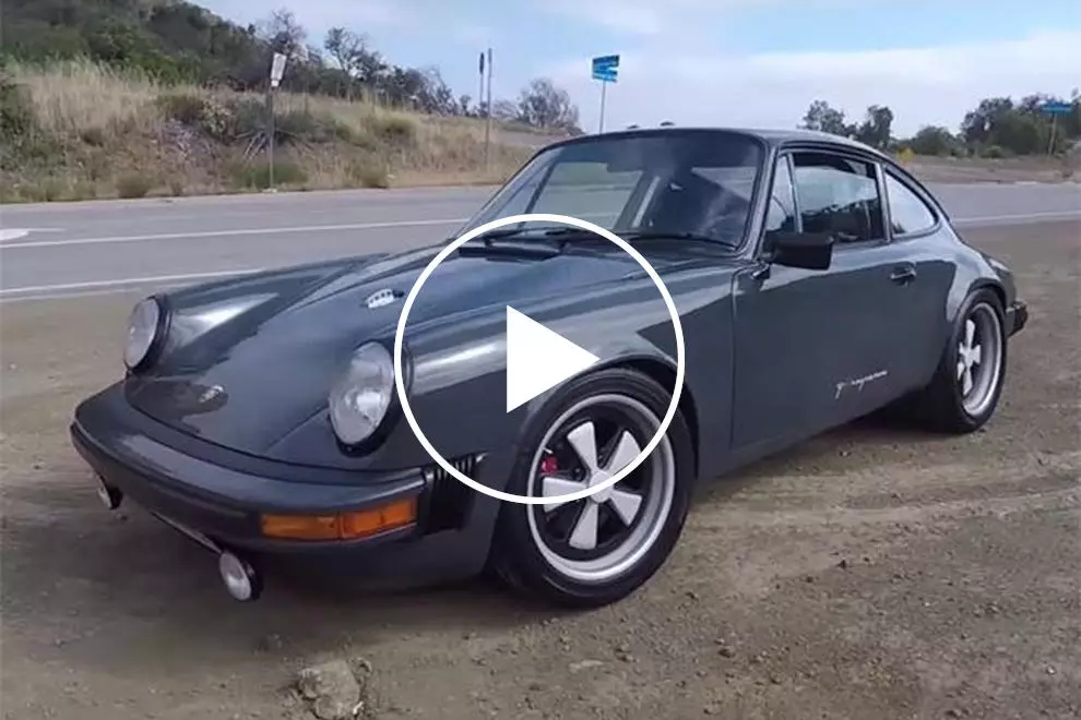 Woyimba Si Yekhayo Yemwe Amapanga Zodabwitsa za Porsche 911 Restomods