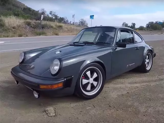 Спявак не адзіны, хто робіць цудоўныя рэстамоды Porsche 911 2772_1