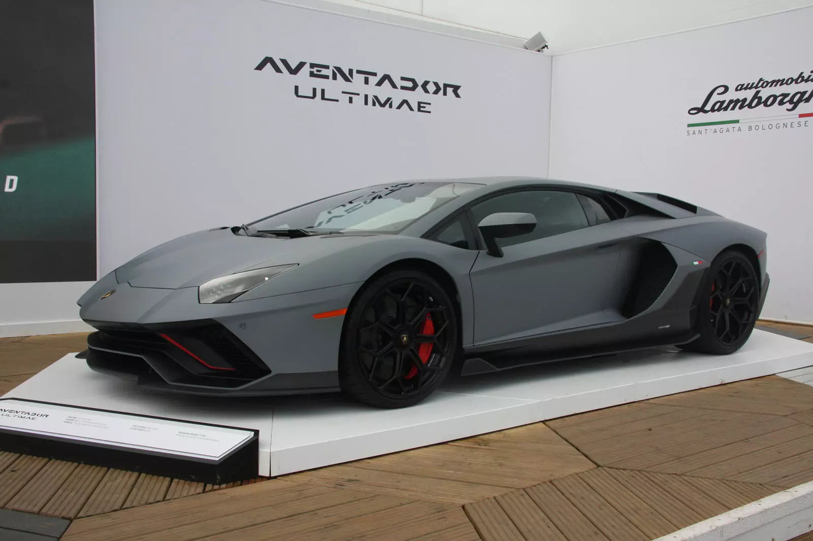 Mae Lamborghini Aventador Ultimae yn cael ei ymddangosiad cyntaf yn Goodwood