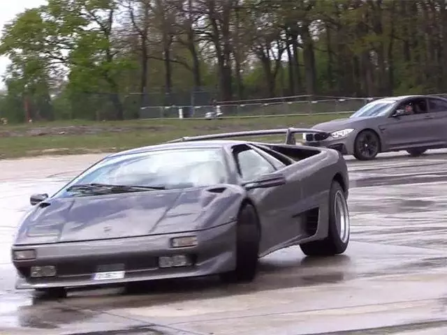 Uyu musore atwara Drifting Lamborghini Reba Biragoye cyane 2790_1