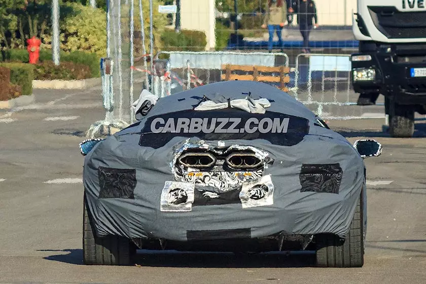 Zde je váš úplně první pohled na nástupce Lamborghini Aventador 27924_6