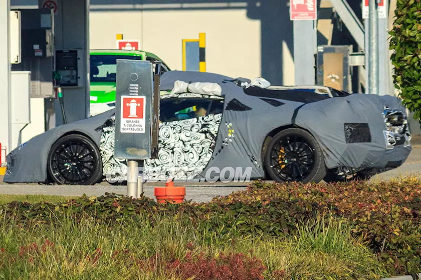 Zde je váš úplně první pohled na nástupce Lamborghini Aventador 27924_7